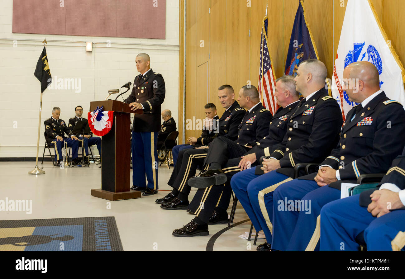 Officer candidates from the New York Army National Guard Officer ...