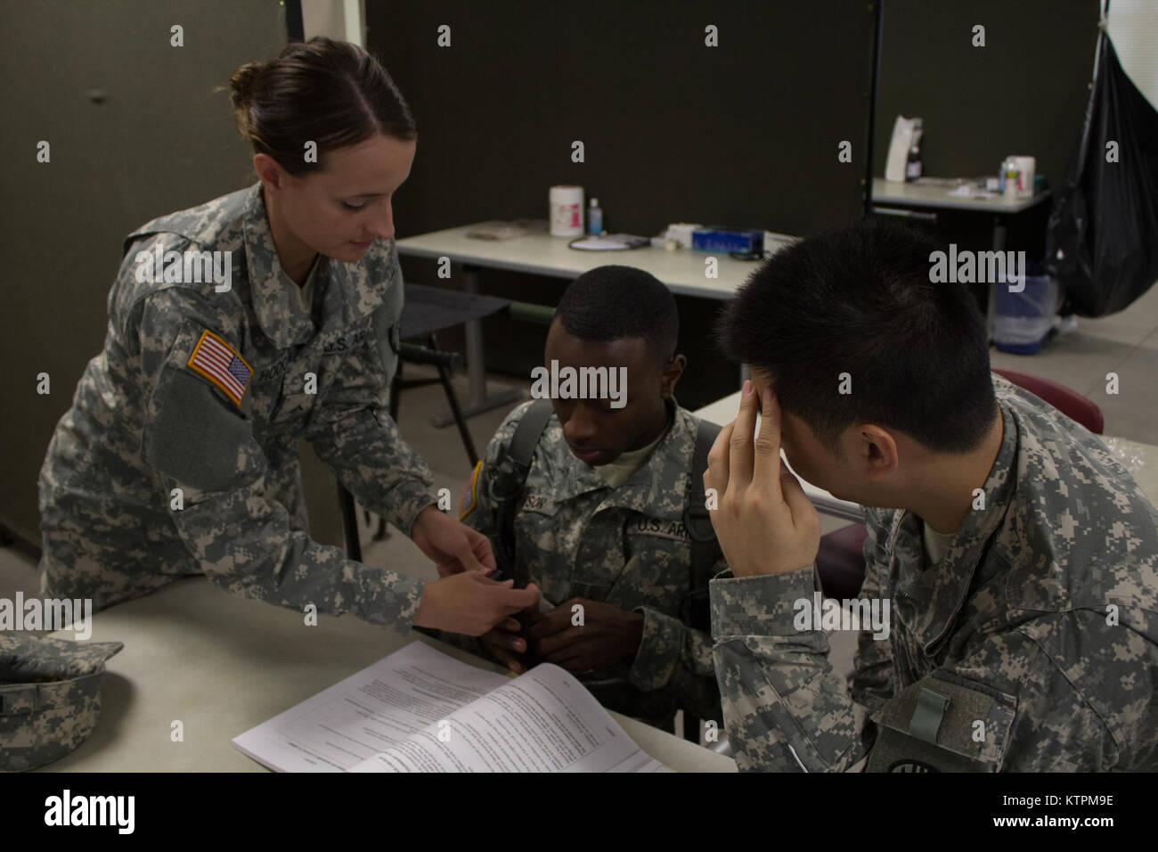 U.S. Army National Guard personnel daily duties and life. Working ...