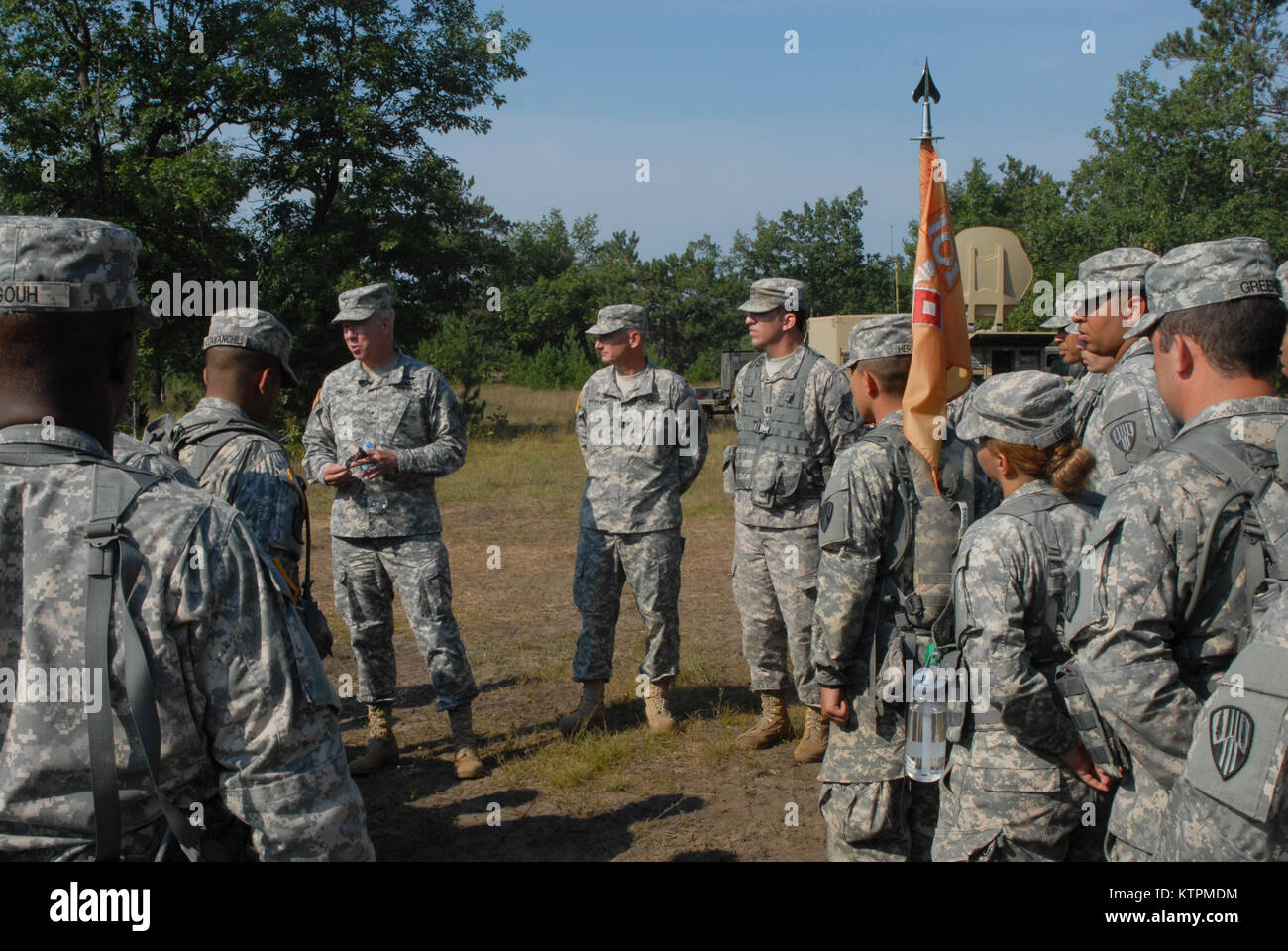 U.S. Army National Guard personnel daily duties and life. Working ...
