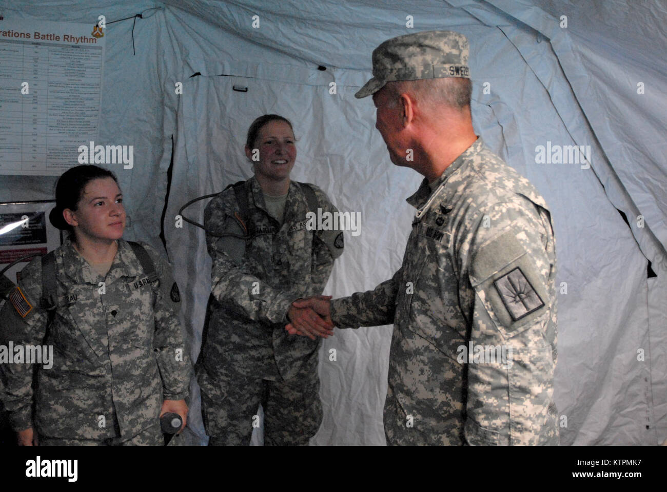 U.S. Army National Guard personnel daily duties and life. Working ...