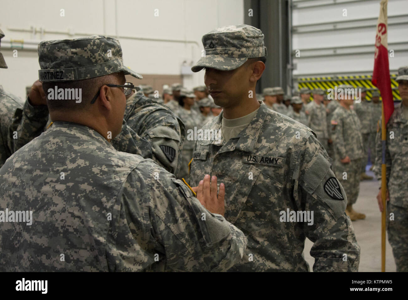 U.S. Army National Guard personnel daily duties and life. Working ...