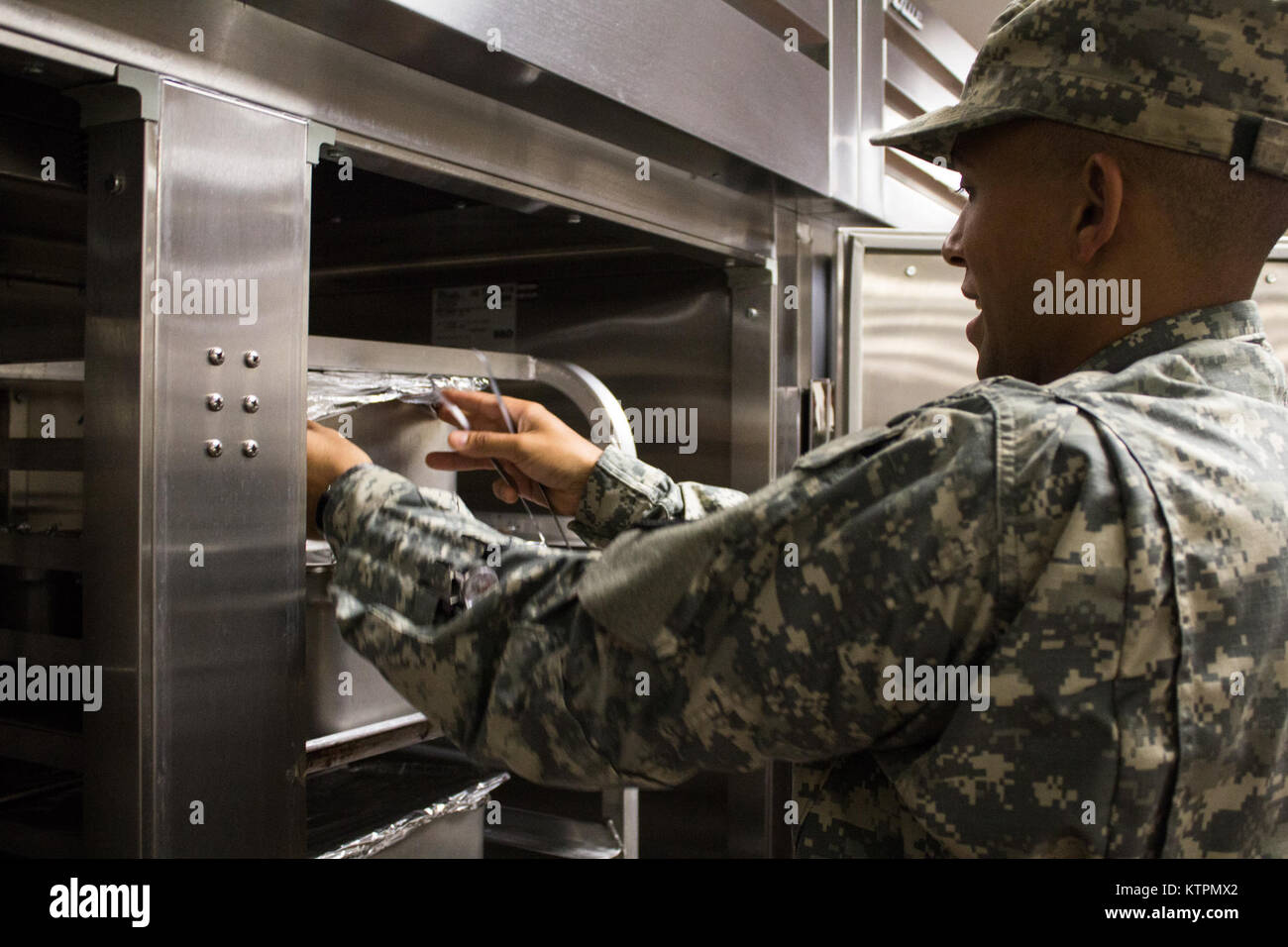 U.S. Army National Guard personnel daily duties and life. Working ...