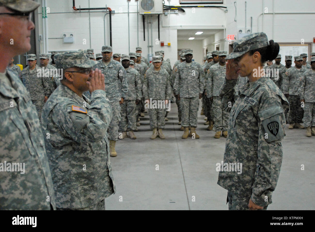 U.S. Army National Guard personnel daily duties and life. Working ...