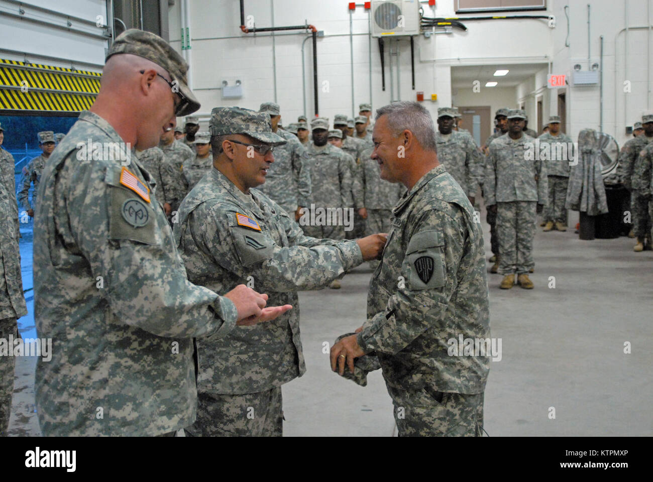 U.S. Army National Guard personnel daily duties and life. Working ...
