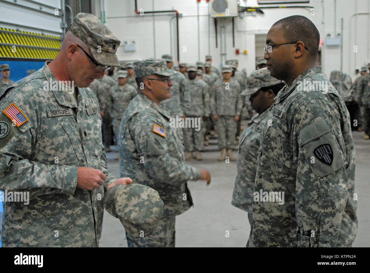 U.S. Army National Guard personnel daily duties and life. Working ...