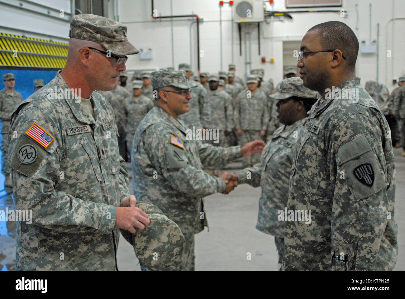 U.S. Army National Guard personnel daily duties and life. Working ...
