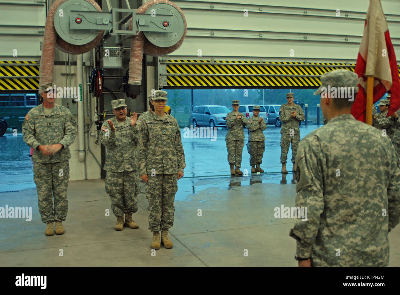 U.S. Army National Guard personnel daily duties and life. Working ...