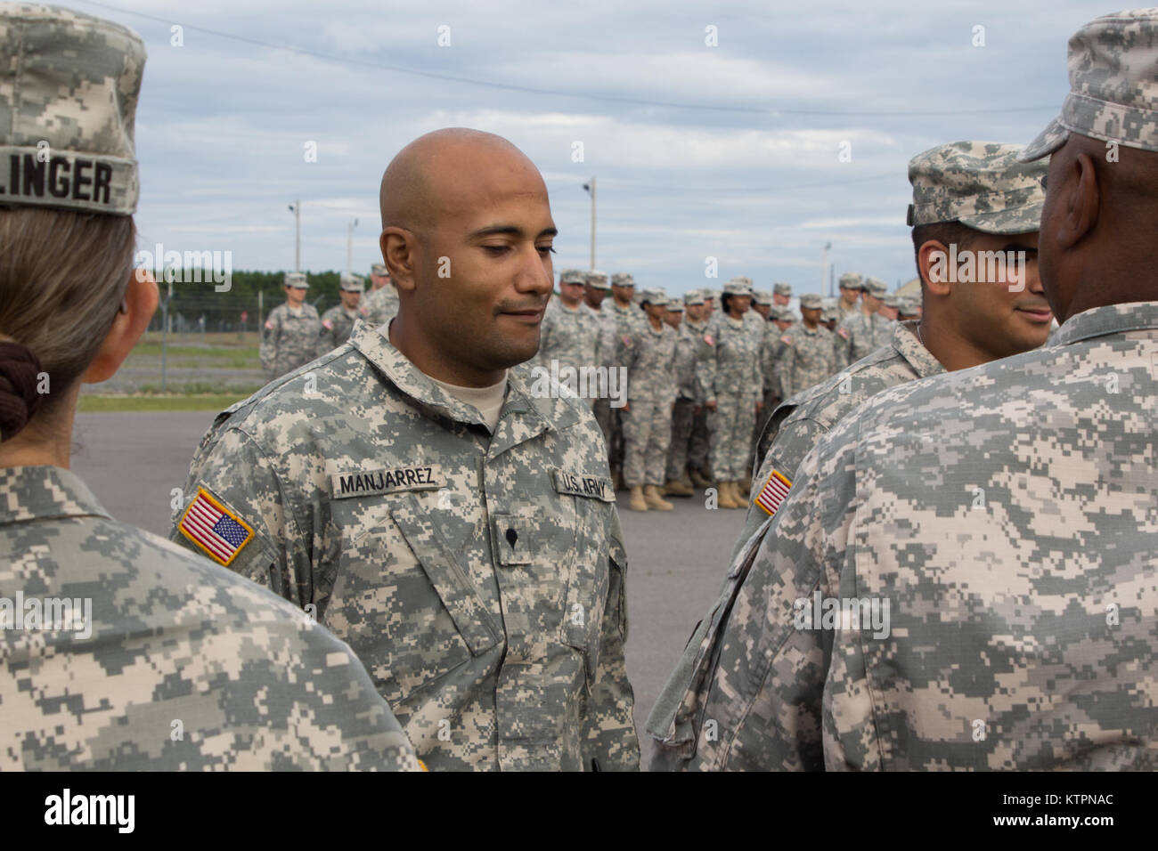 U.S. Army National Guard personnel daily duties and life. Working ...