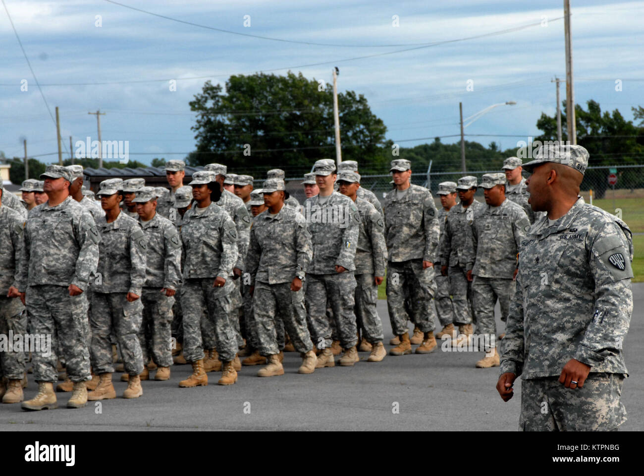 U.S. Army National Guard personnel daily duties and life. Working ...