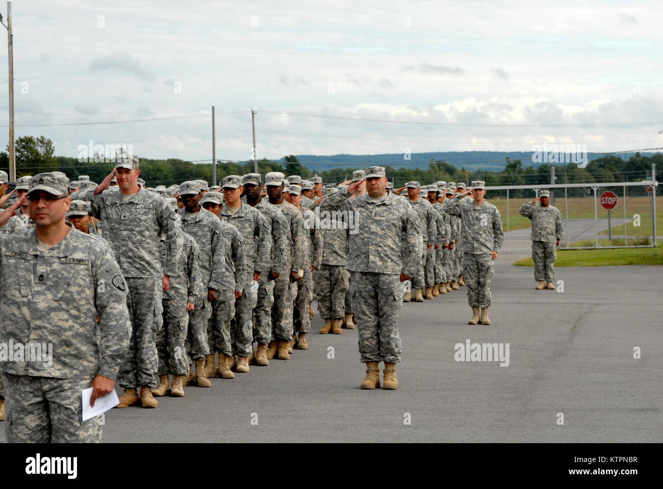 U.S. Army National Guard personnel daily duties and life. Working ...
