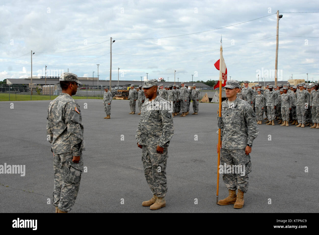 U.S. Army National Guard personnel daily duties and life. Working ...