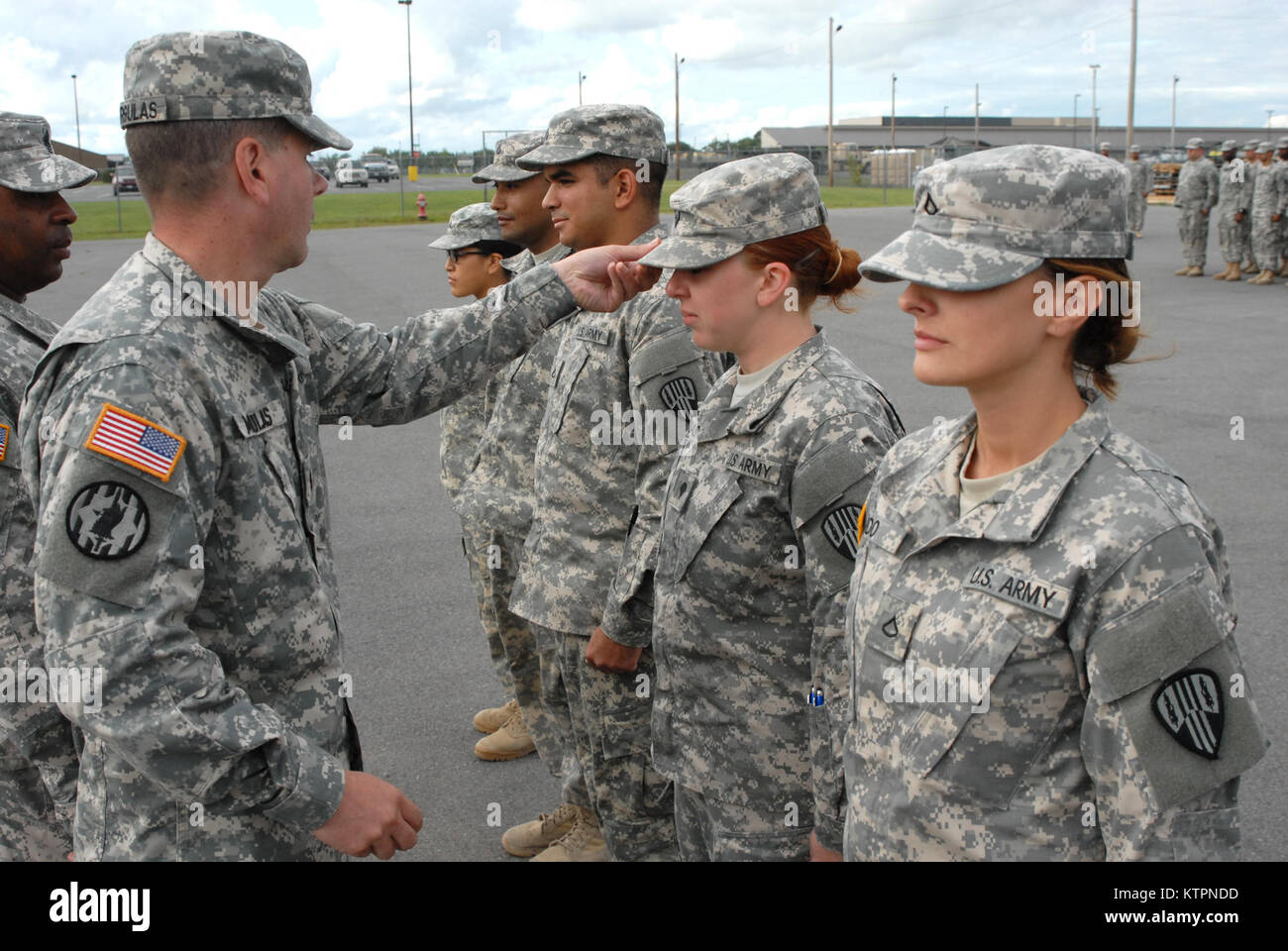 U.S. Army National Guard personnel daily duties and life. Working ...