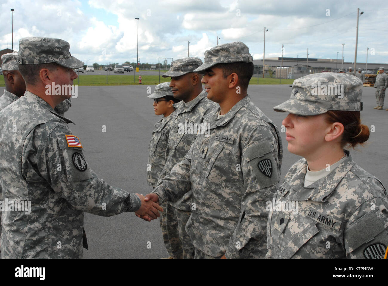 U.S. Army National Guard personnel daily duties and life. Working ...