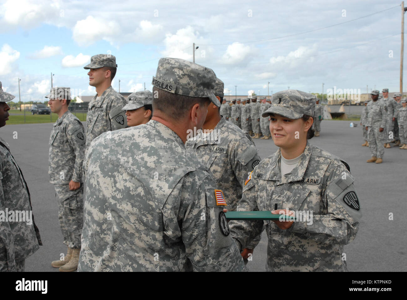 U.S. Army National Guard personnel daily duties and life. Working ...