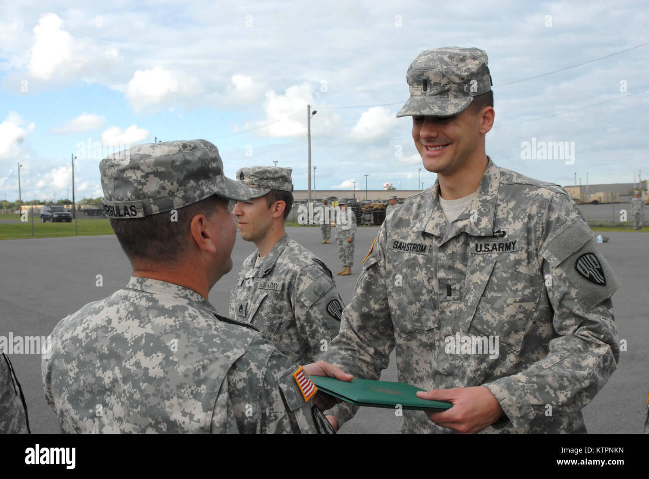 U.S. Army National Guard personnel daily duties and life. Working ...