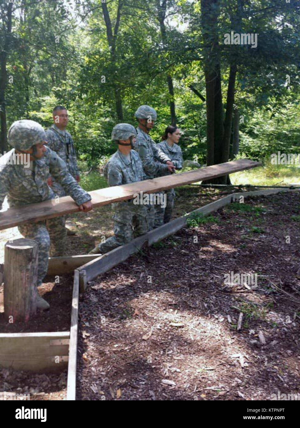 New York Army National Guard Medical Command officers and NCOs work ...