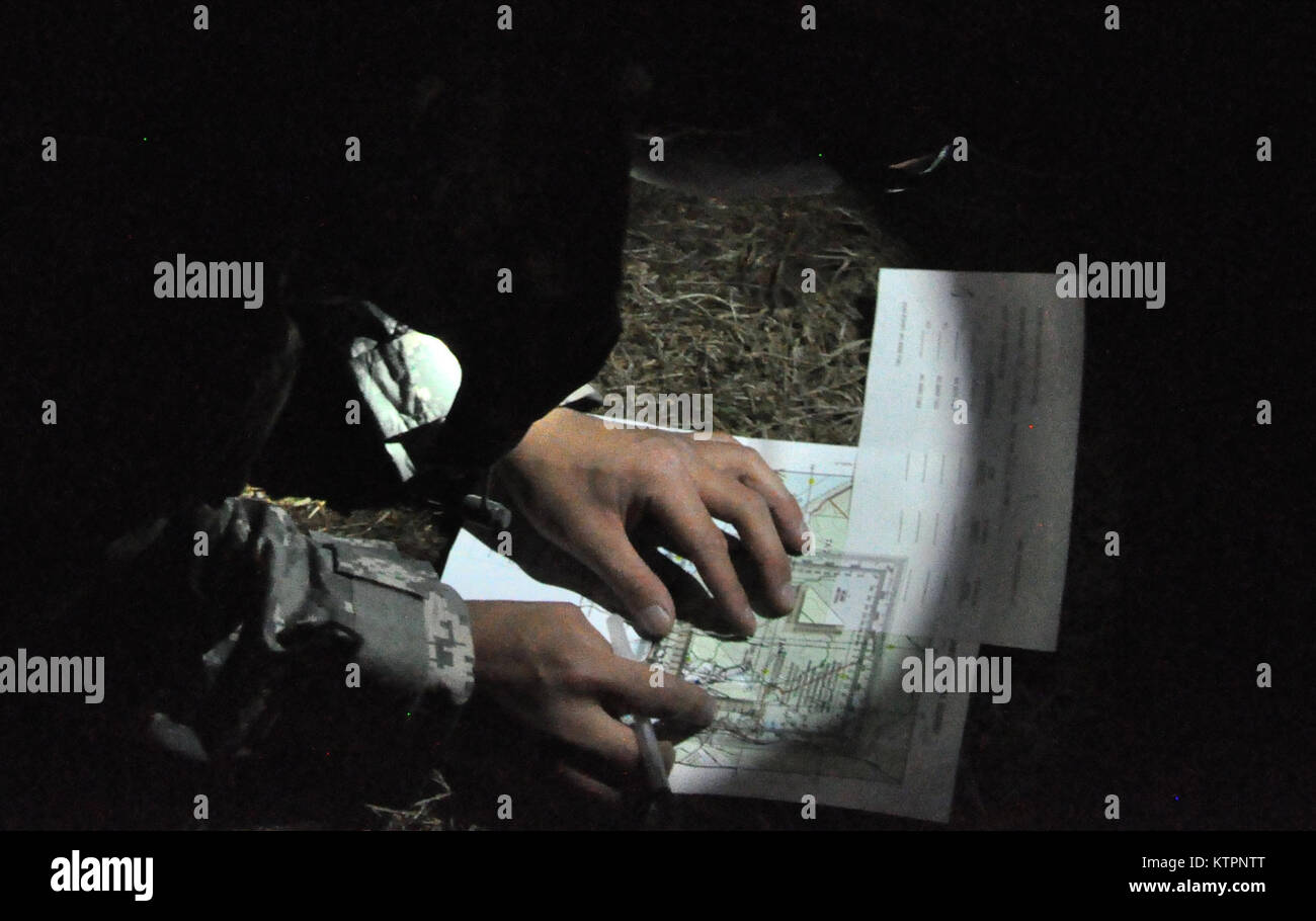 Soldiers complete land navigation training hi-res stock photography and ...