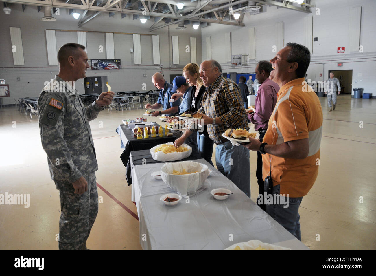 U.S. Army National Guard personnel daily duties and life. Working ...