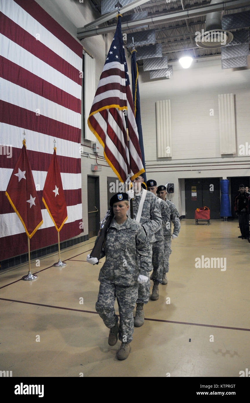 U.S. Army National Guard personnel daily duties and life. Working ...