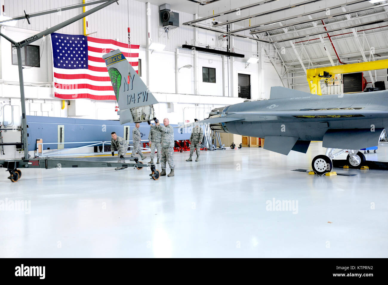 U s military guard gate hi-res stock photography and images - Alamy