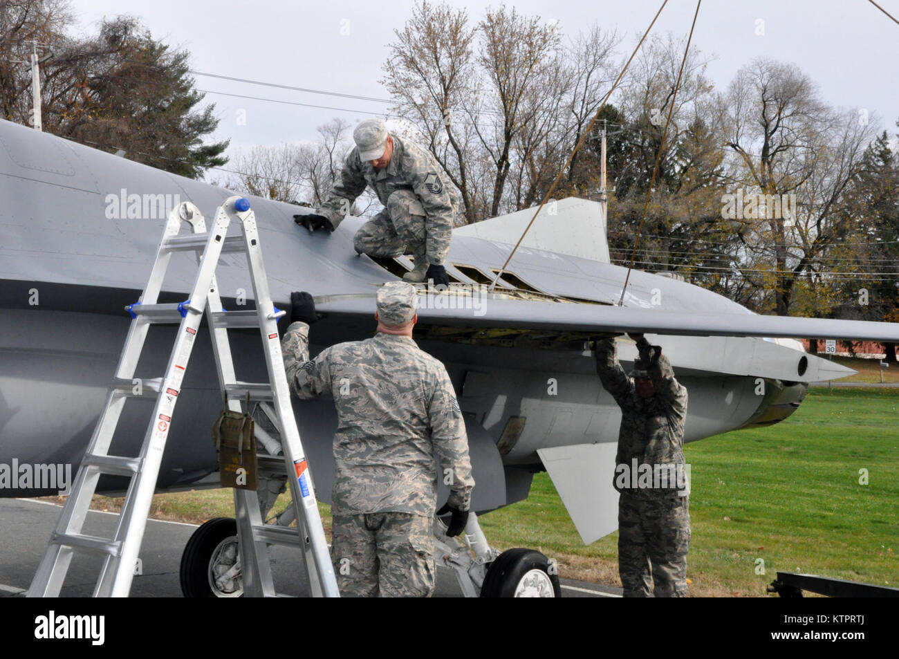 LATHAM -- New York Air National Guard Airmen from the 174th Attack Wing ...