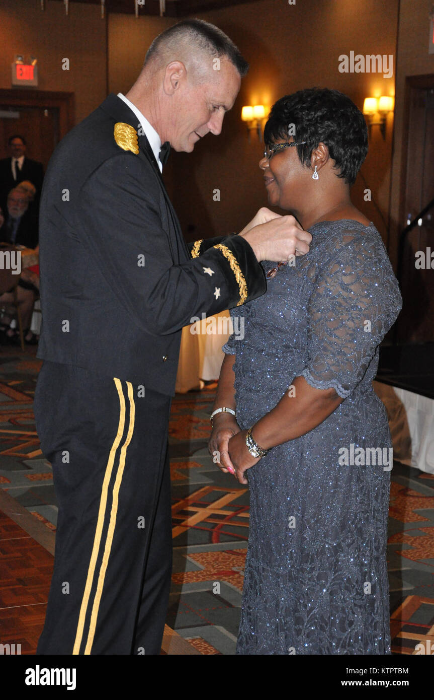 Former New York Army National Guard Command Sgt. Major Louis Wilson and ...