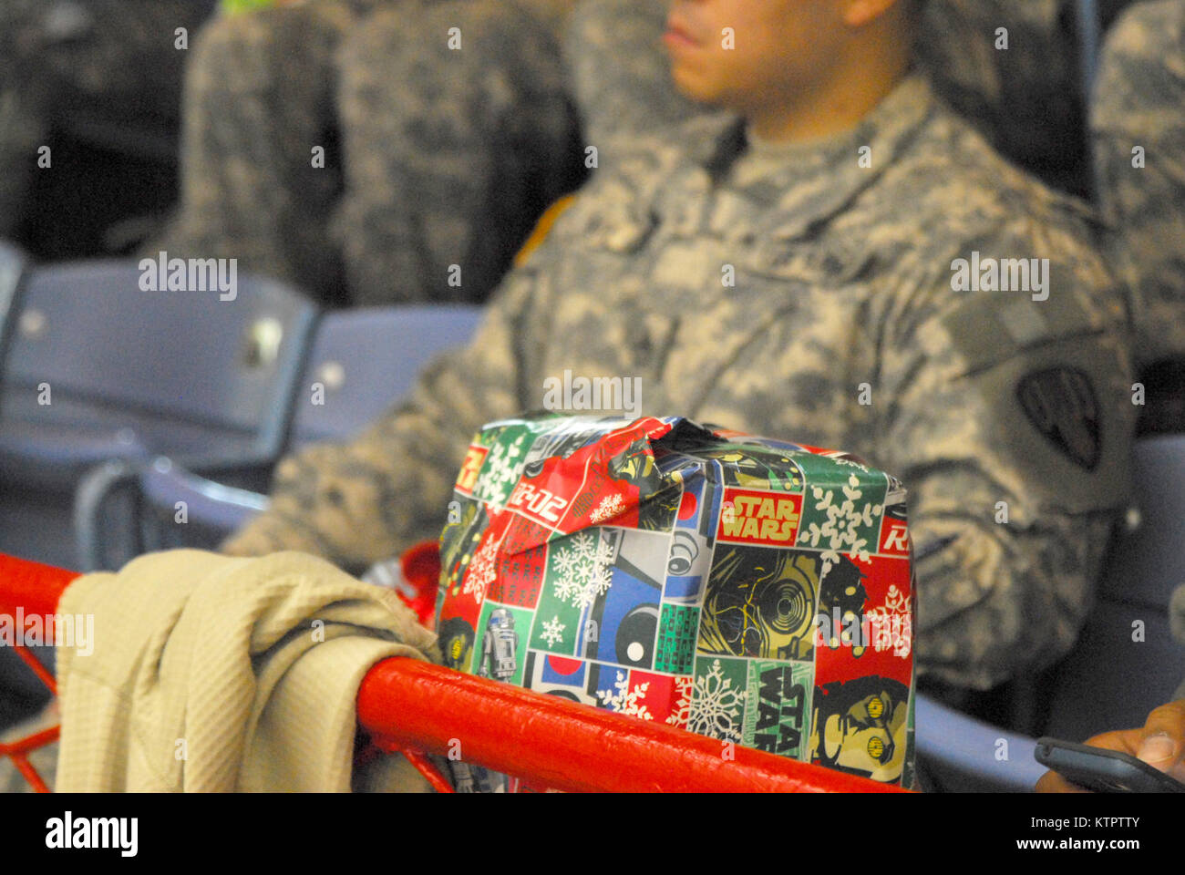 U.S. Army National Guard personnel daily duties and life. Working ...