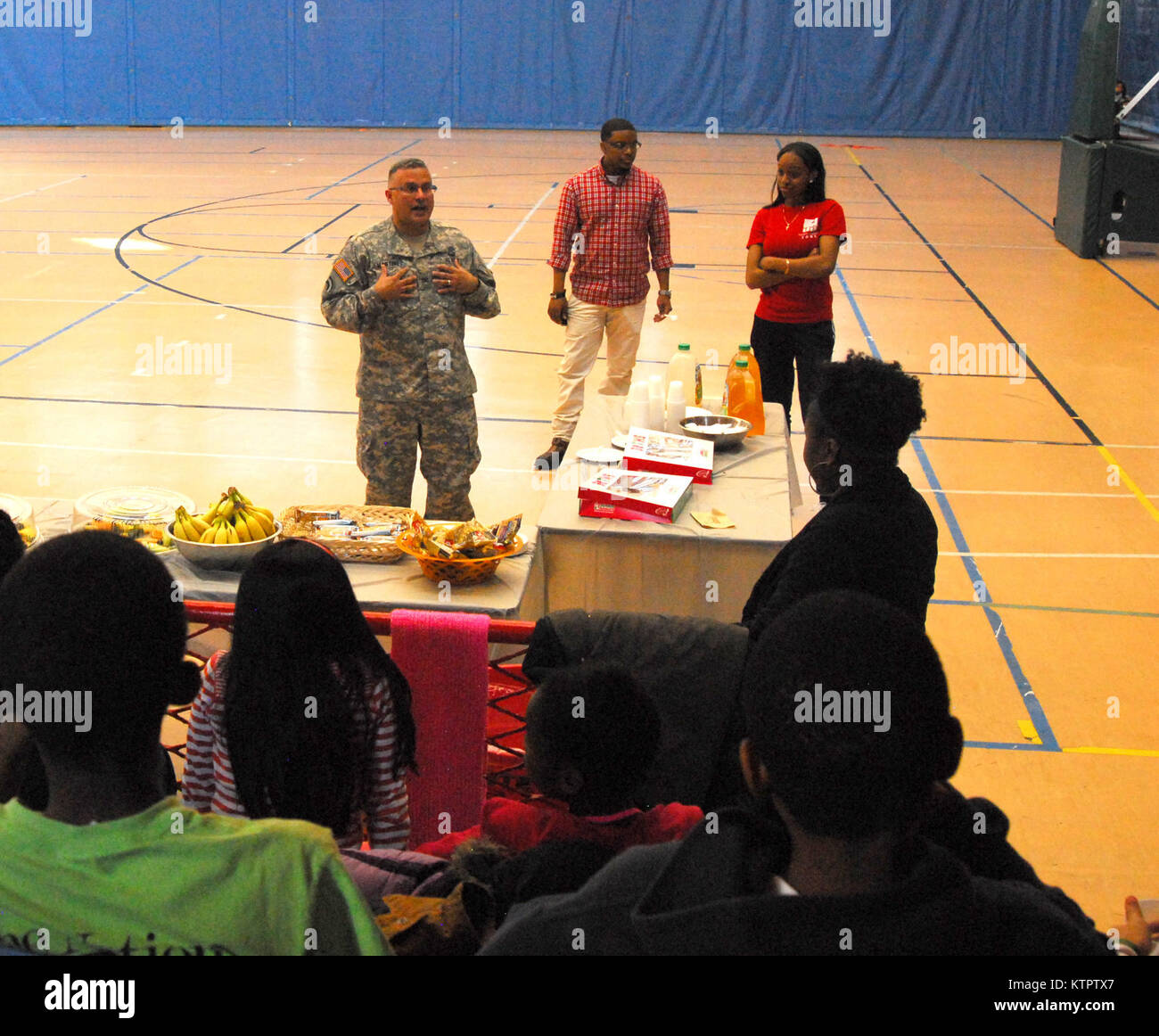 U.S. Army National Guard personnel daily duties and life. Working ...