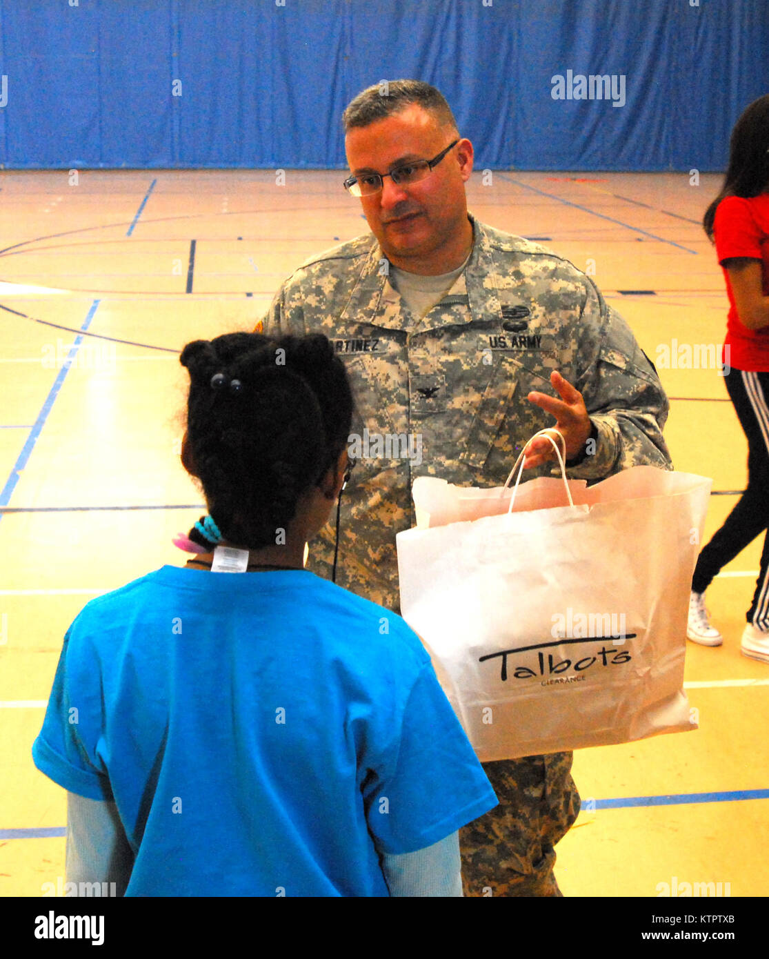 U.S. Army National Guard personnel daily duties and life. Working ...