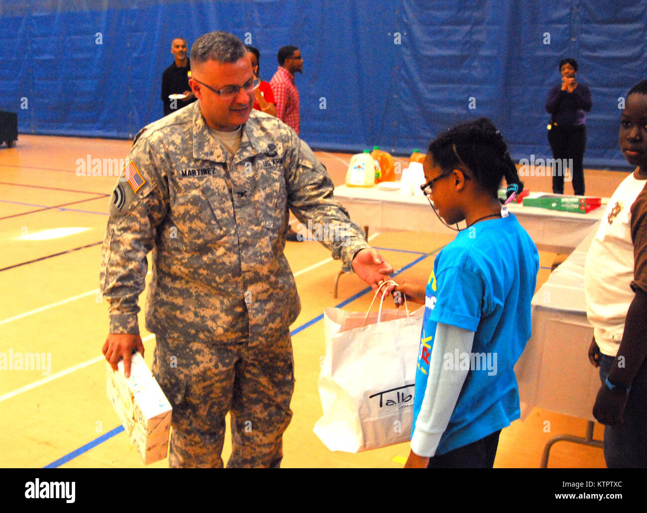 U.S. Army National Guard personnel daily duties and life. Working ...