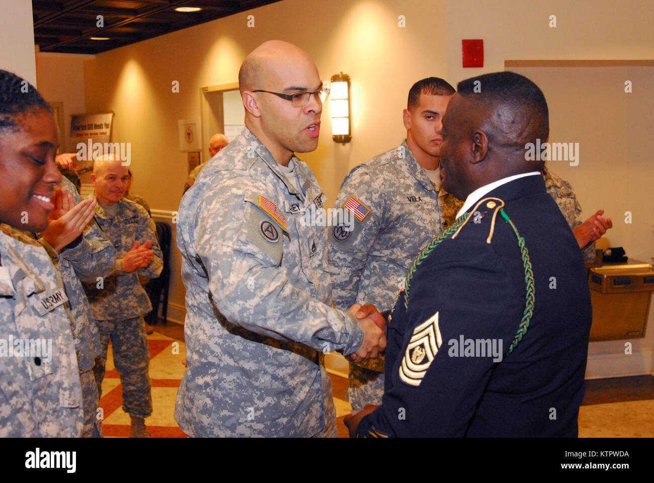 U.S. Army National Guard personnel daily duties and life. Working ...