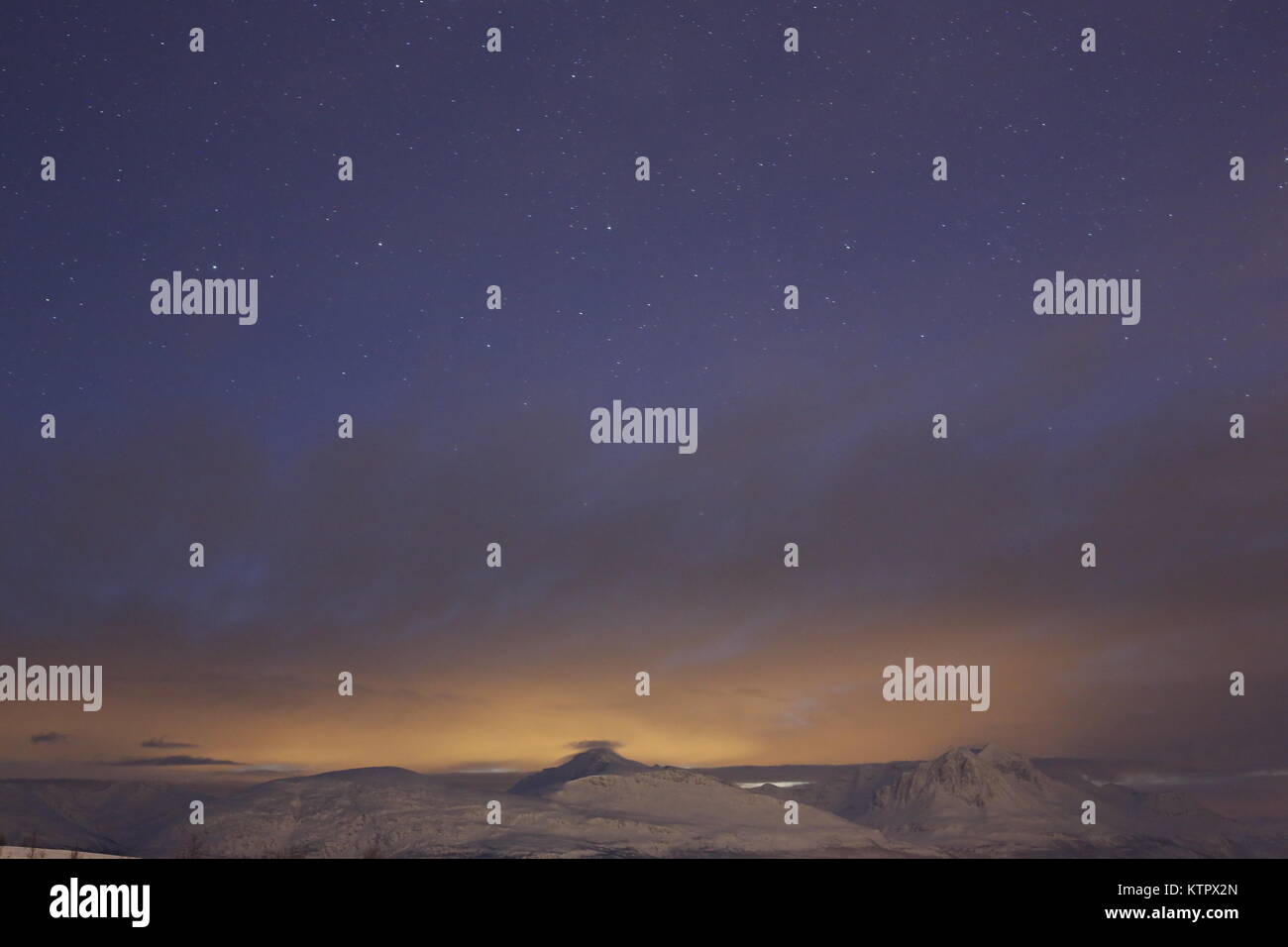 Backlit mountains hi-res stock photography and images - Alamy