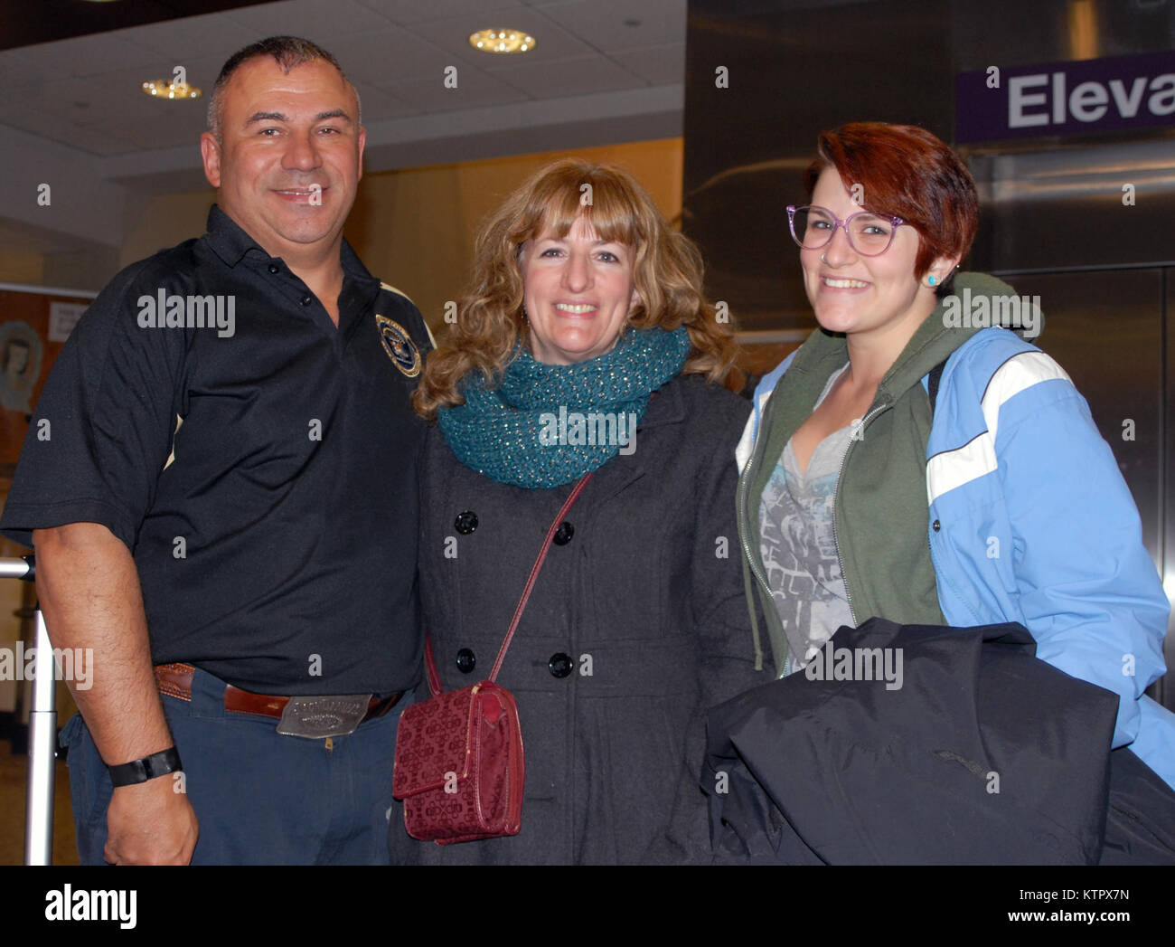 LATHAM, N.Y. -- New York Army National Guard Lt. Col. John White (left ...