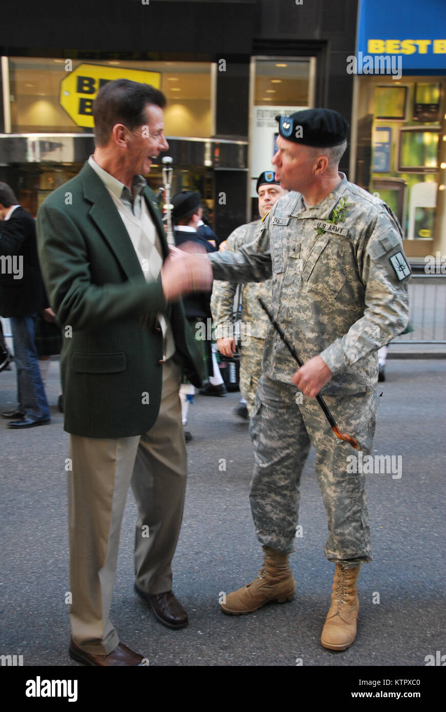 U.S. Army National Guard personnel daily duties and life. Working ...