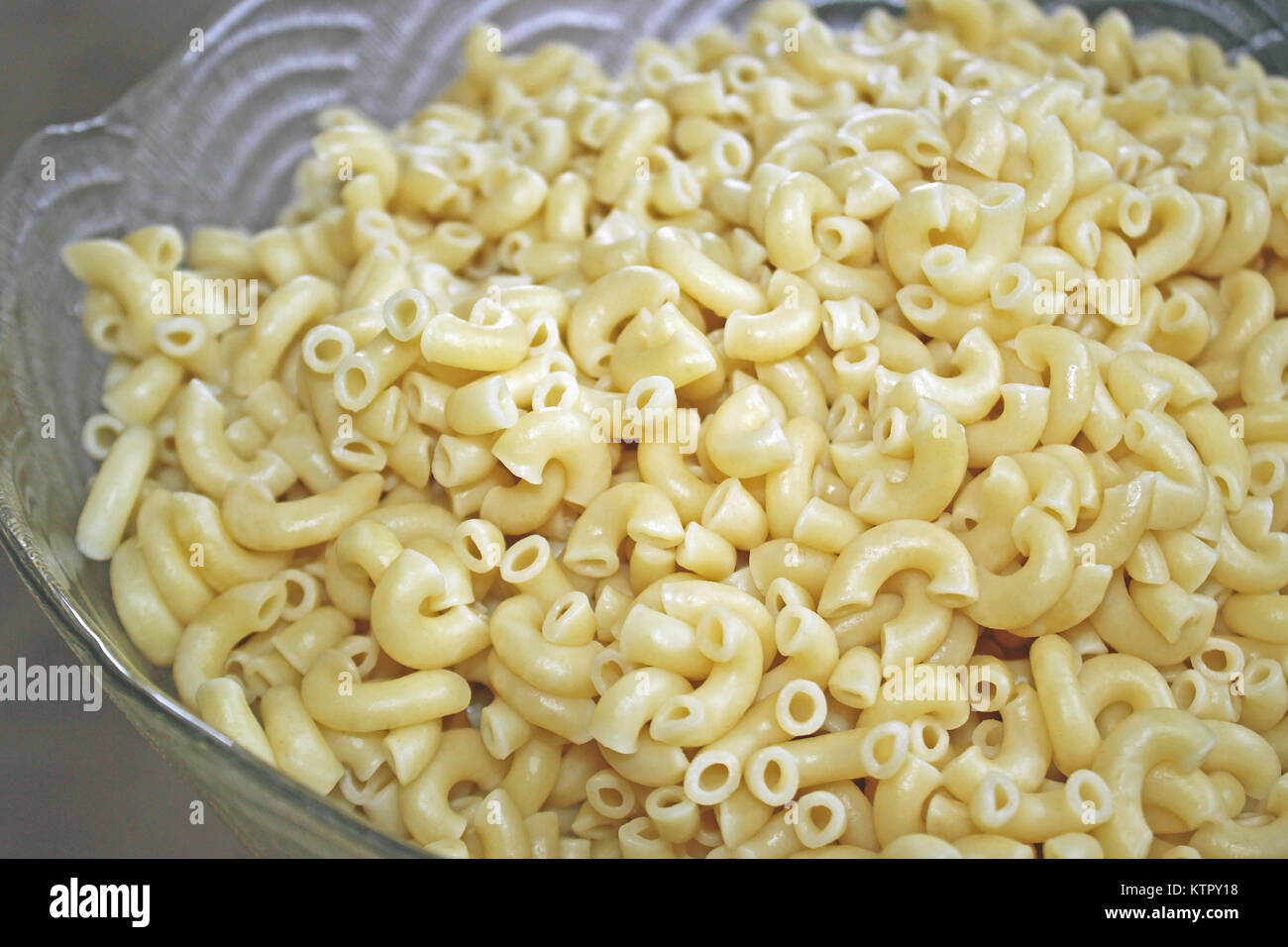 Elbow macaroni hi-res stock photography and images - Alamy