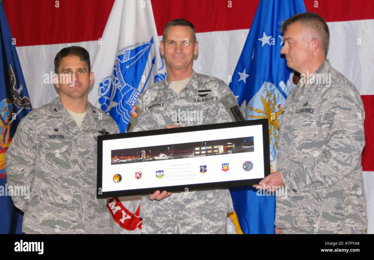 U.S. Army National Guard personnel daily duties and life. Working ...