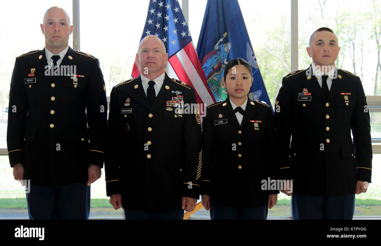 New York Army National Guard Soldiers and Senior Enlisted pose for ...