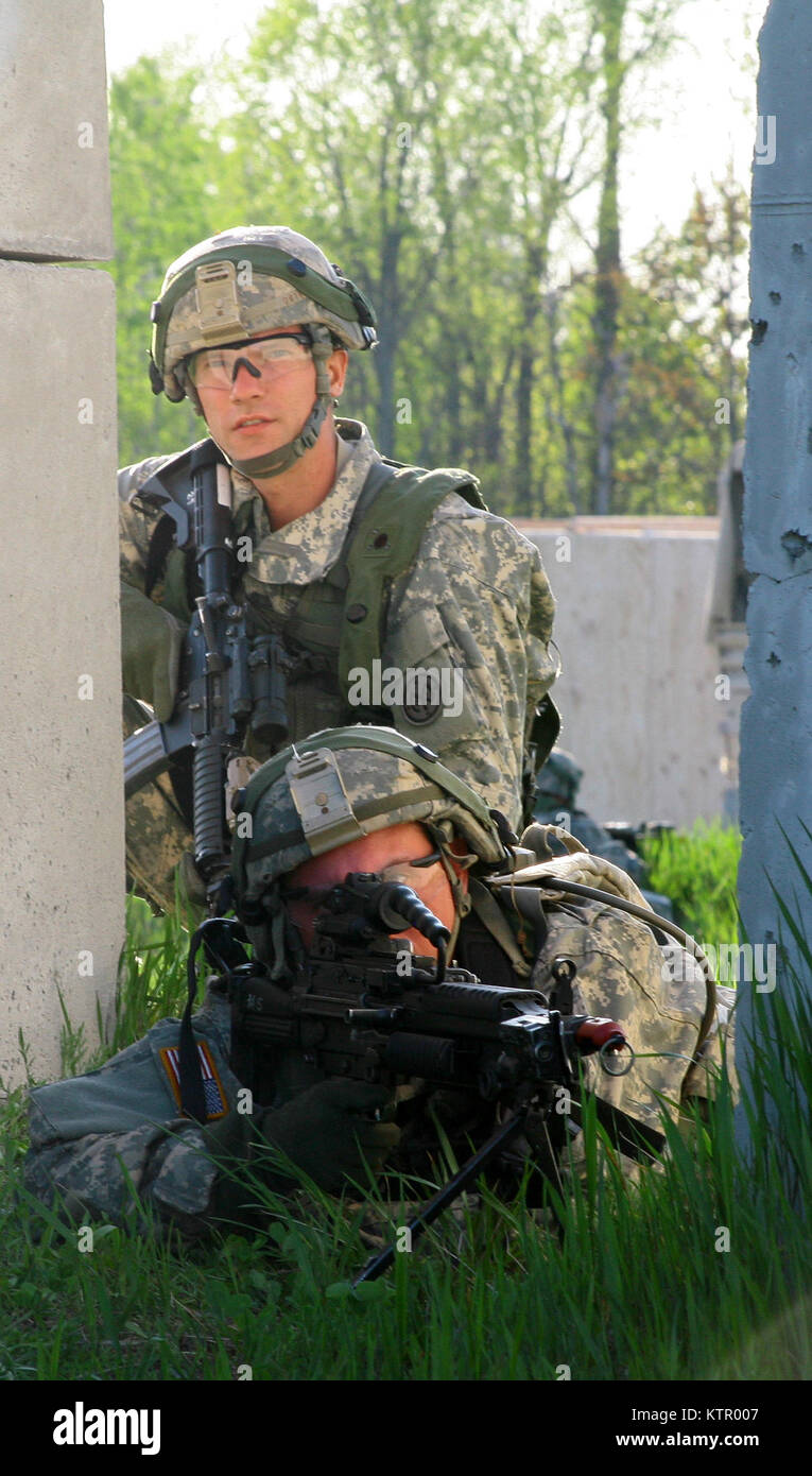 FORT DRUM – Infantrymen from Bravo Company, 2nd Battalion, 108th ...