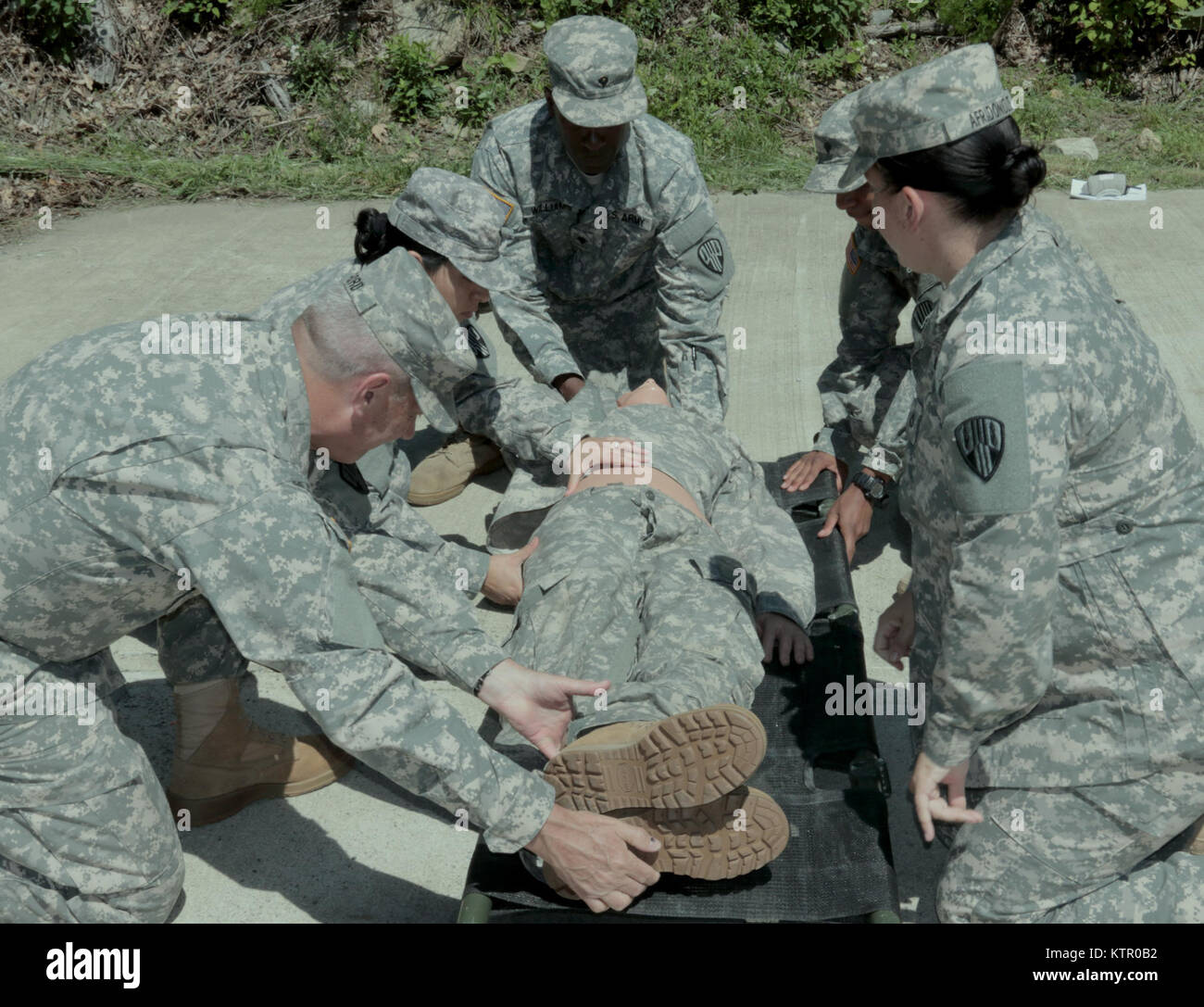 New York Army National Guard Soldiers from the 369th Sustainment ...