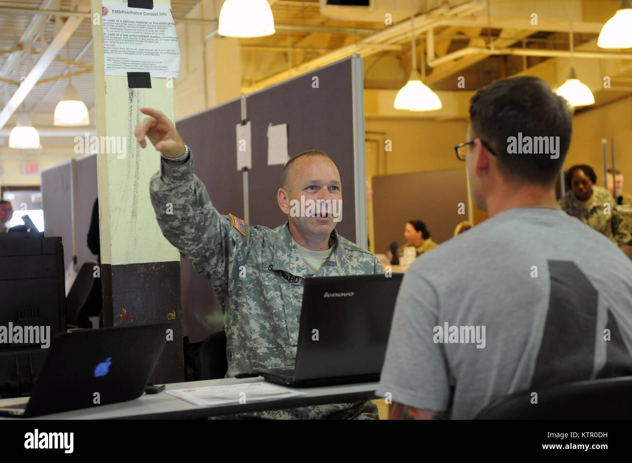 U.S. Army National Guard personnel daily duties and life. Working ...
