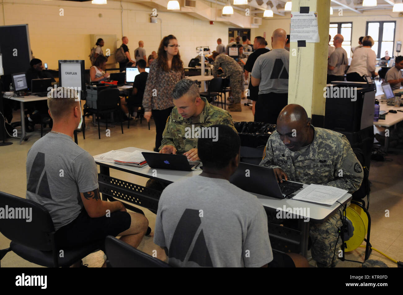 U.S. Army National Guard personnel daily duties and life. Working ...