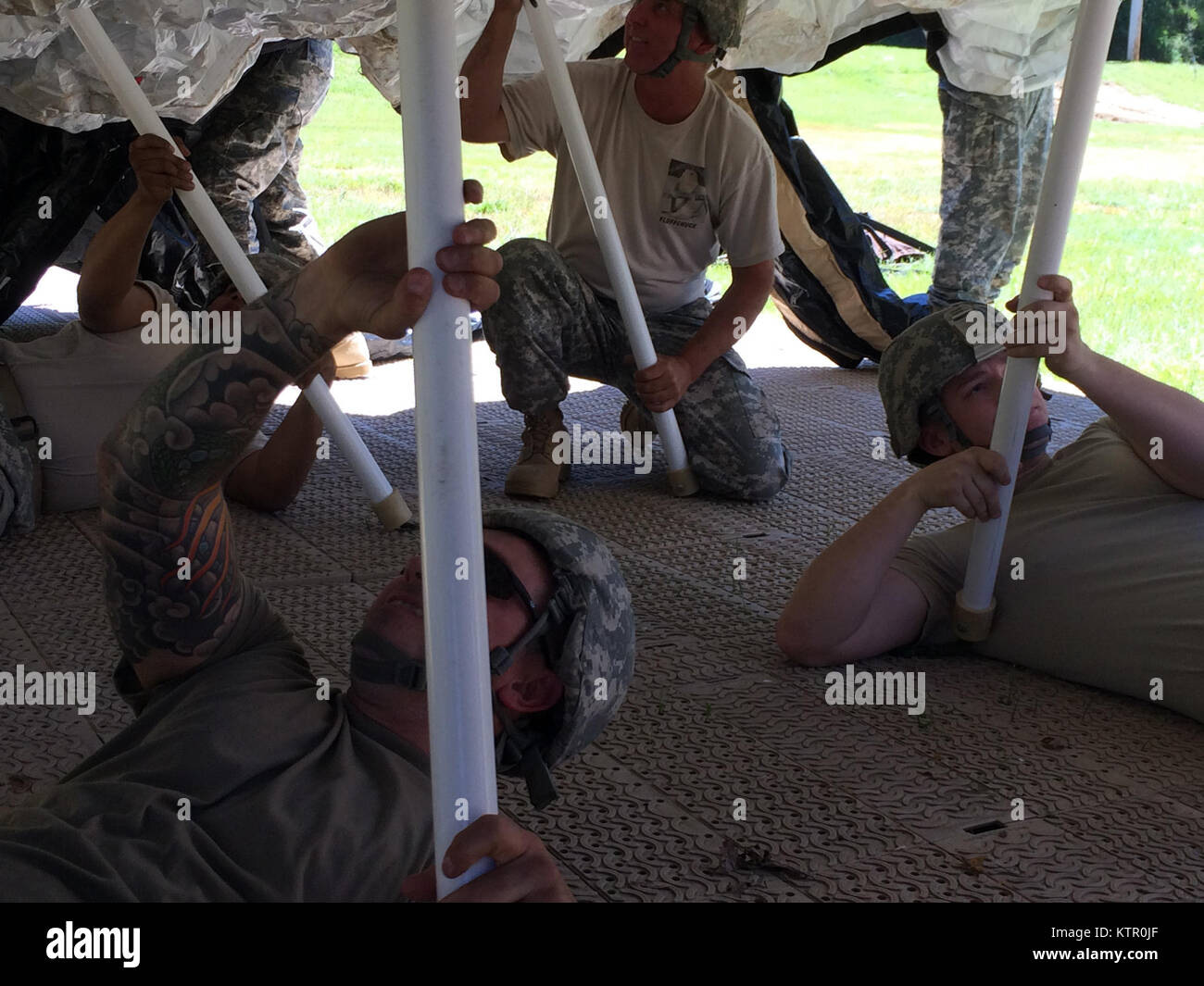 Camp Smith, NY – New York Army National Guard Soldiers assigned to the ...