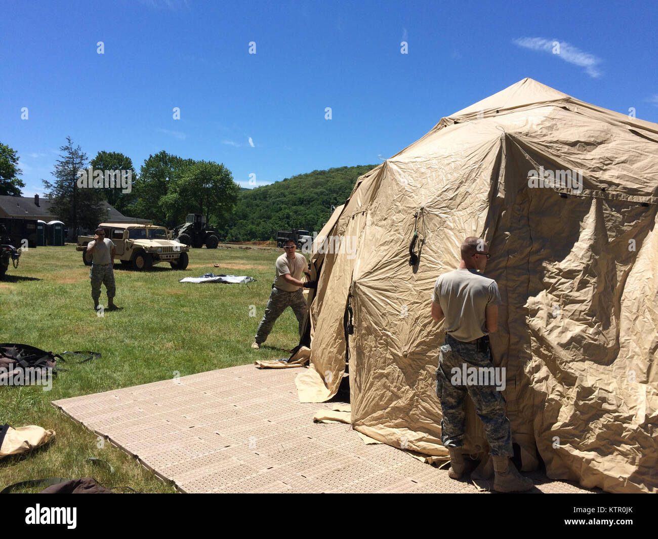 Camp Smith, NY – New York Army National Guard Soldiers assigned to the ...