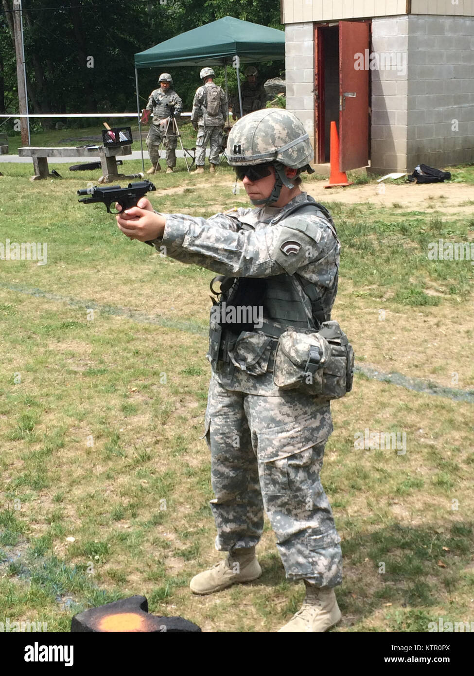 Primary marksmanship instruction hi-res stock photography and images ...