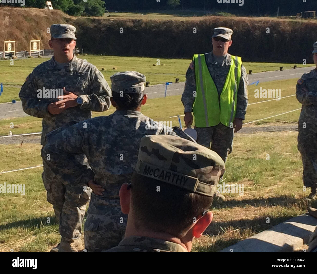 U s marine on firing range hi-res stock photography and images - Alamy
