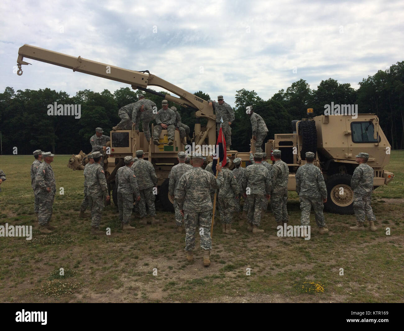 Camp Smith, NY – New York Army National Guard Soldiers, assigned to the ...