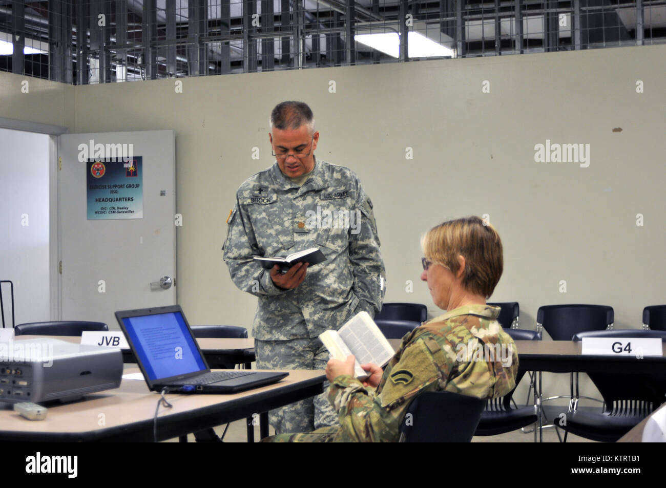 Army chaplain assistant hi-res stock photography and images - Alamy