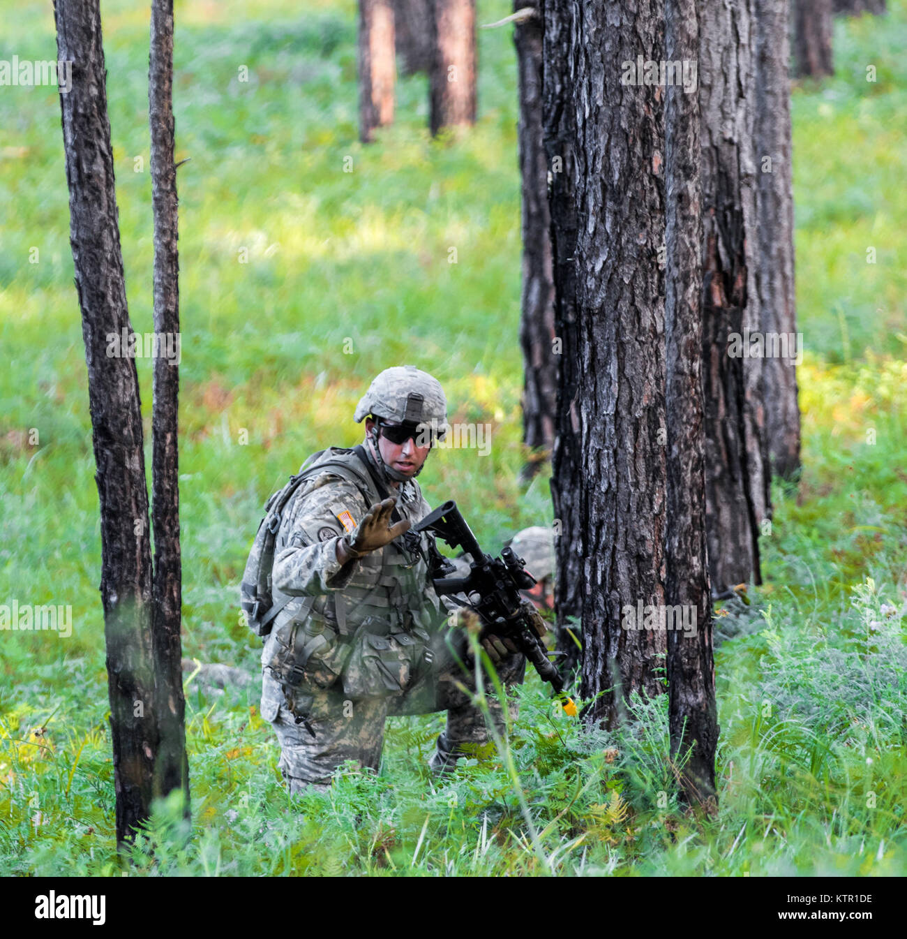 A Massachusetts Army National Guard Soldier from C Co, 1st Battalion ...