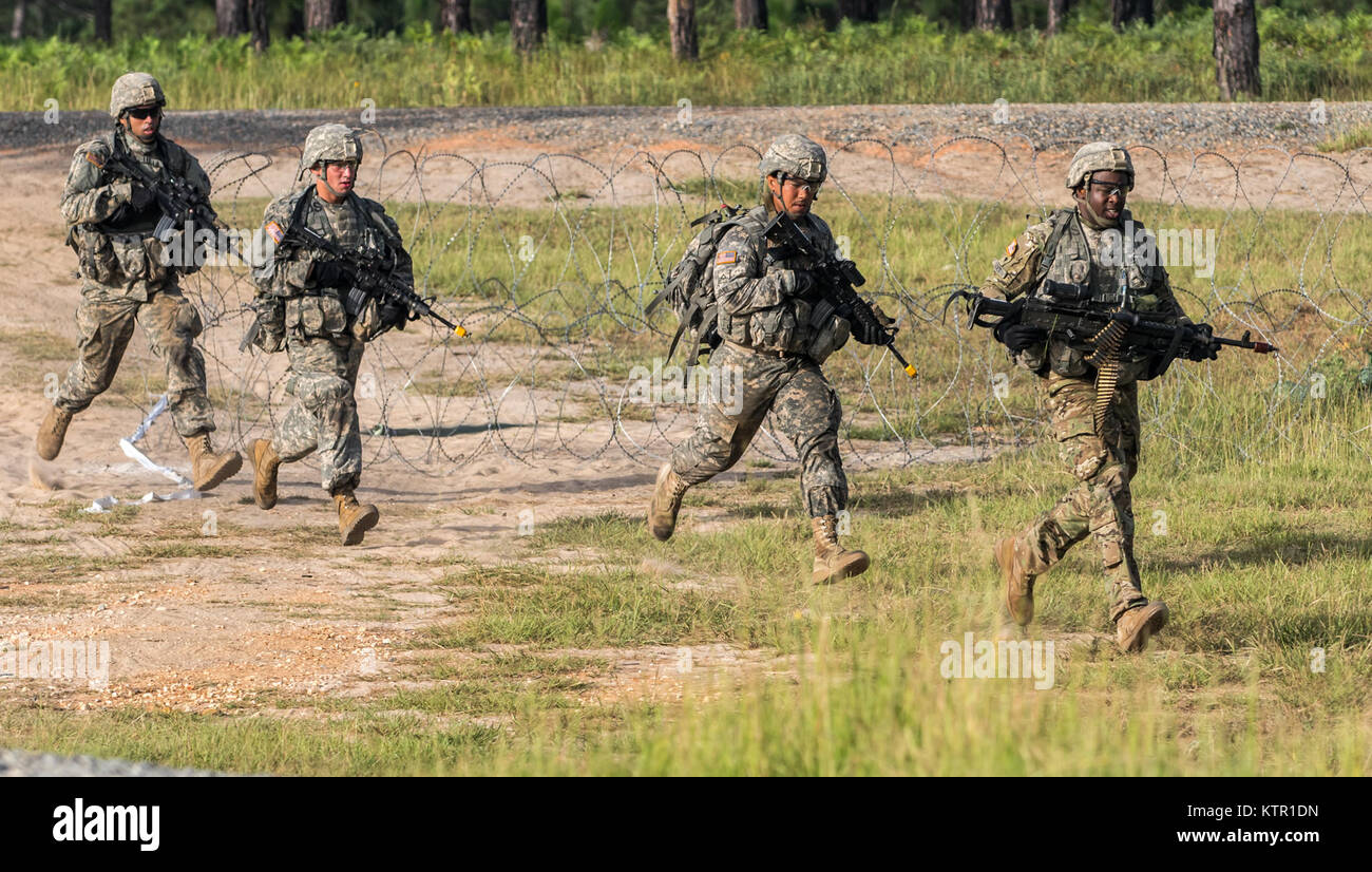Massachusetts Army National Guard Soldiers from the C Co., 1st ...