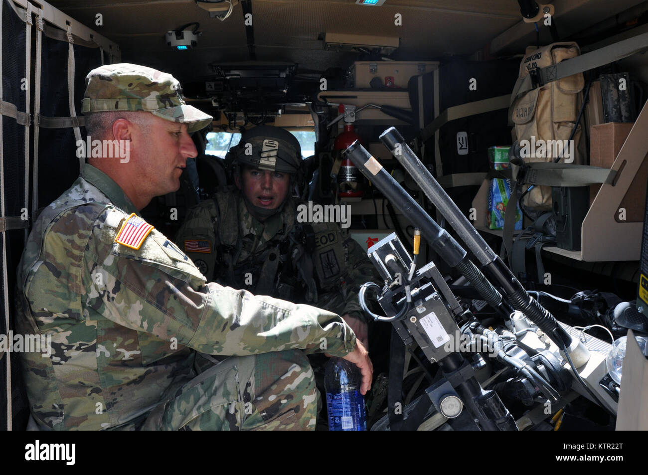 1108th explosive ordnance detachment hi-res stock photography and ...
